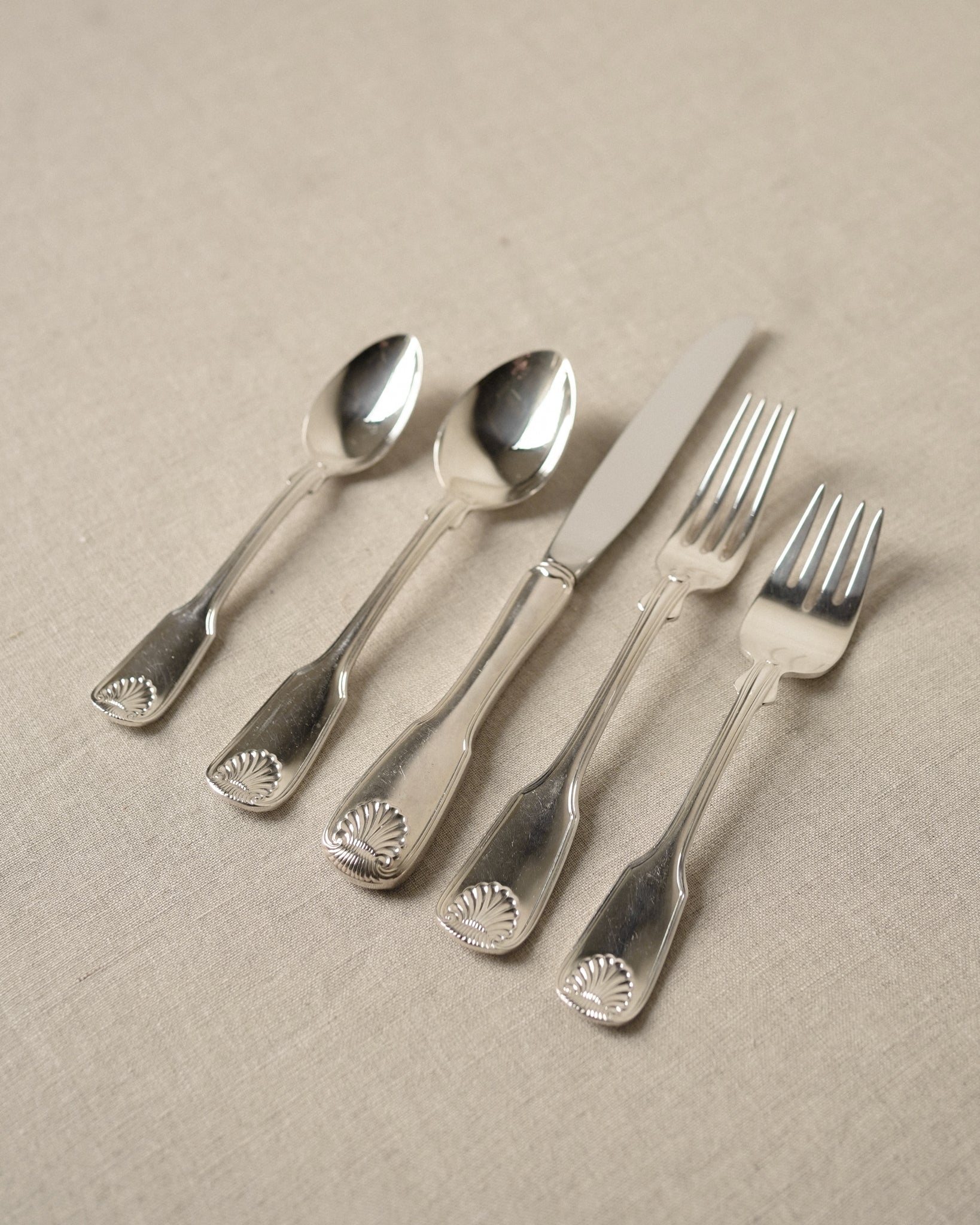 Shell Flatware 66 pc Set – LES Collection